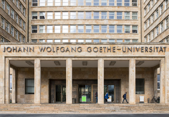 Living in the middle of Frankfurt, central & close to university: Main ...